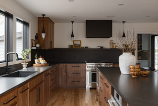 The Elegant Versatility of Black Quartz Countertops